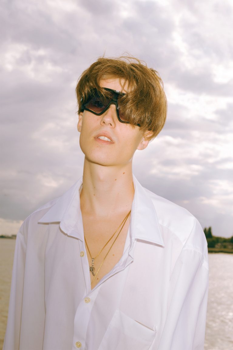 Backstage At Tim Rosenbaum’s ‘Between Borders 1999-2000’ Show – PAUSE ...