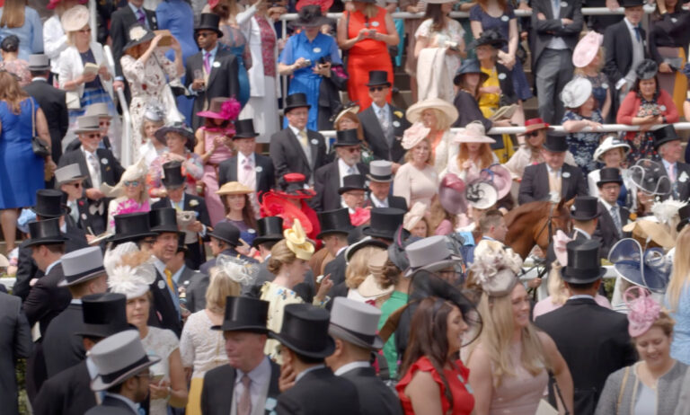 Dressing for Horse Racing in the UK: A Guide to Elegance and Comfort ...